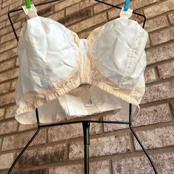 Bestform | Intimates & Sleepwear | Nos Vintage 95s Circle Stitch Bra Sz ...
